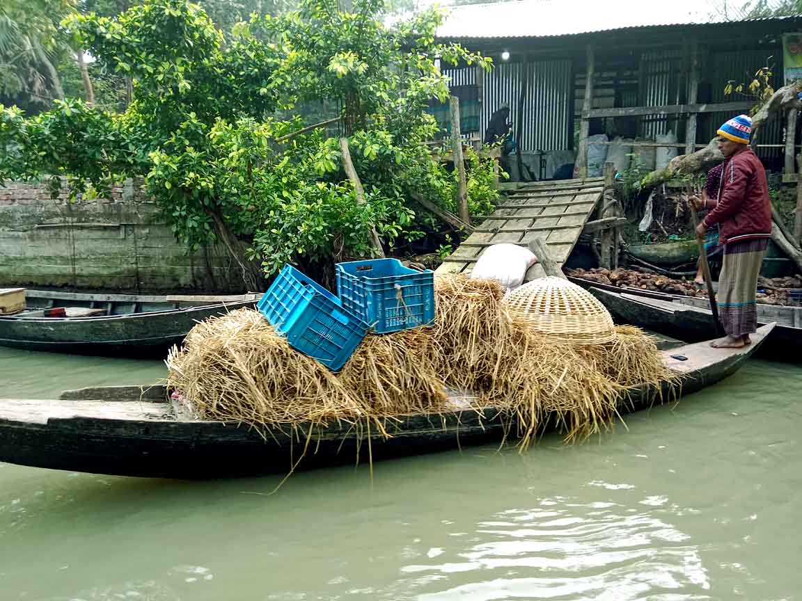 Barisal one day tour to floating market with local guide or operator