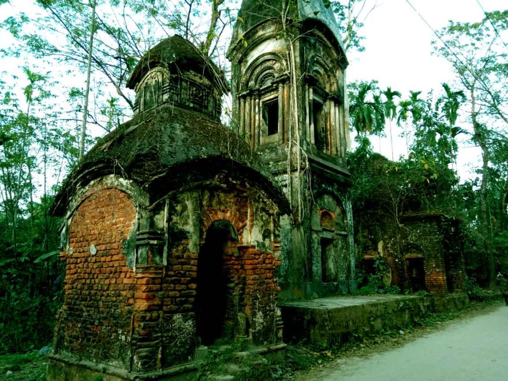 Barisal one day tour to floating market with local guide or operator